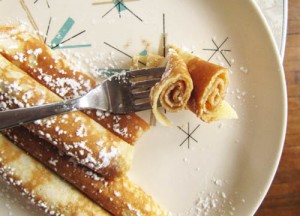 Swedish Pancakes {roll-em-ups} – Take a Megabite