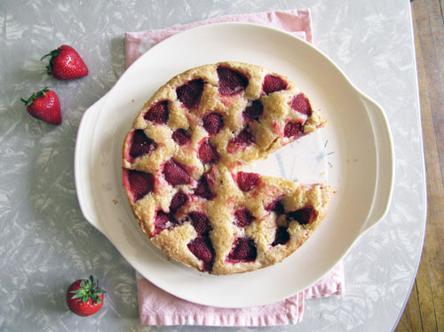 Strawberry Almond Sunday Cake – Take a Megabite